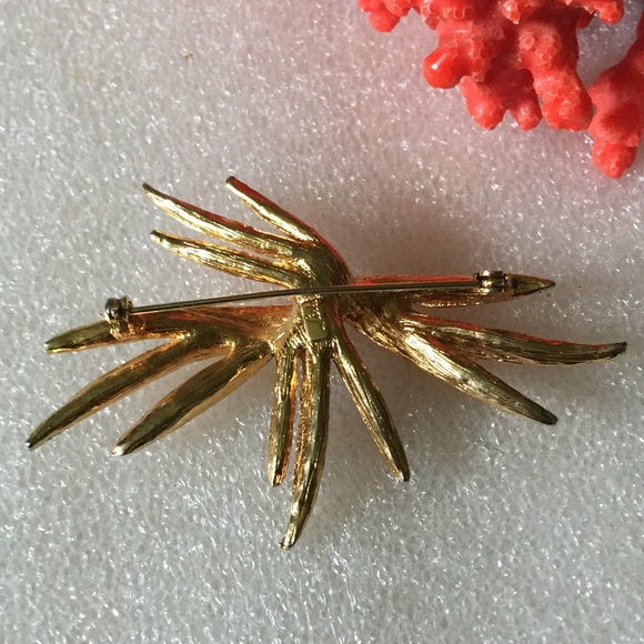 Vintage | Jewelry | Vintage Lisa Brooch | Poshmark